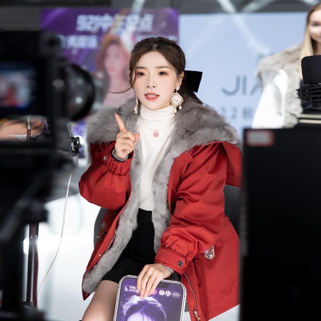 抖音千屿sheila 2022-12-07|下雪啦~|直播数据与分析报告 - 蝉妈妈数据