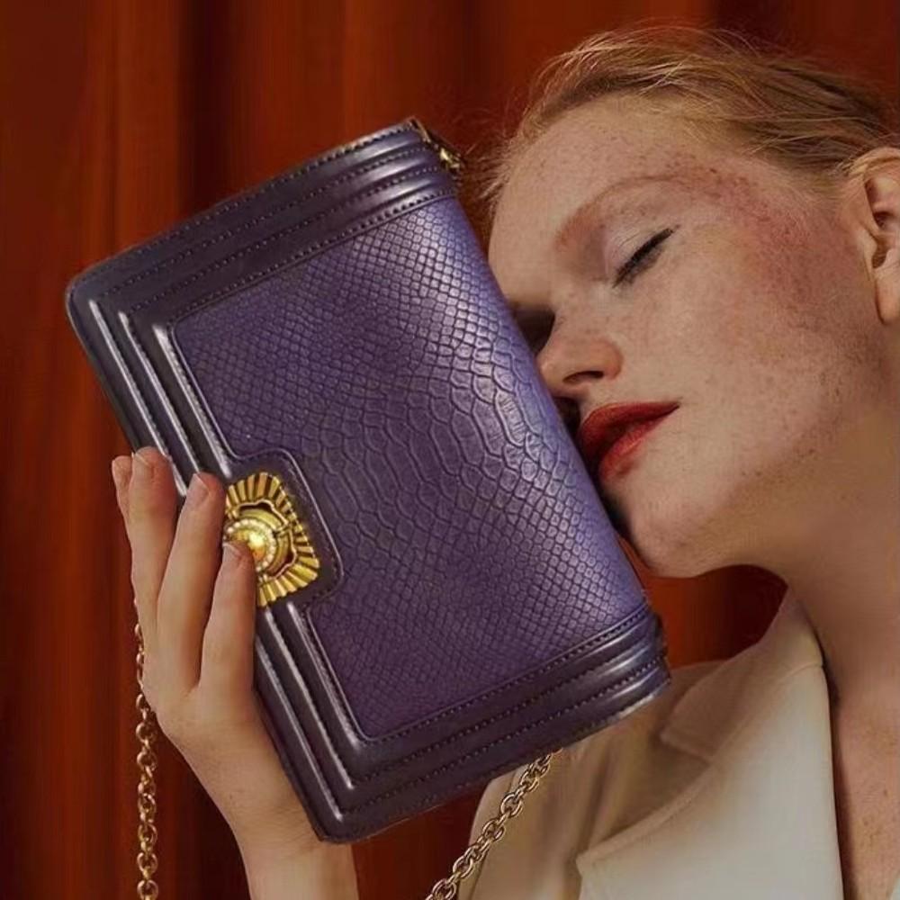 抖音维维轻奢香包💞 2022-12-02|维维正在开播，抢高性价比#包包|直播数据与分析报告 - 蝉妈妈数据