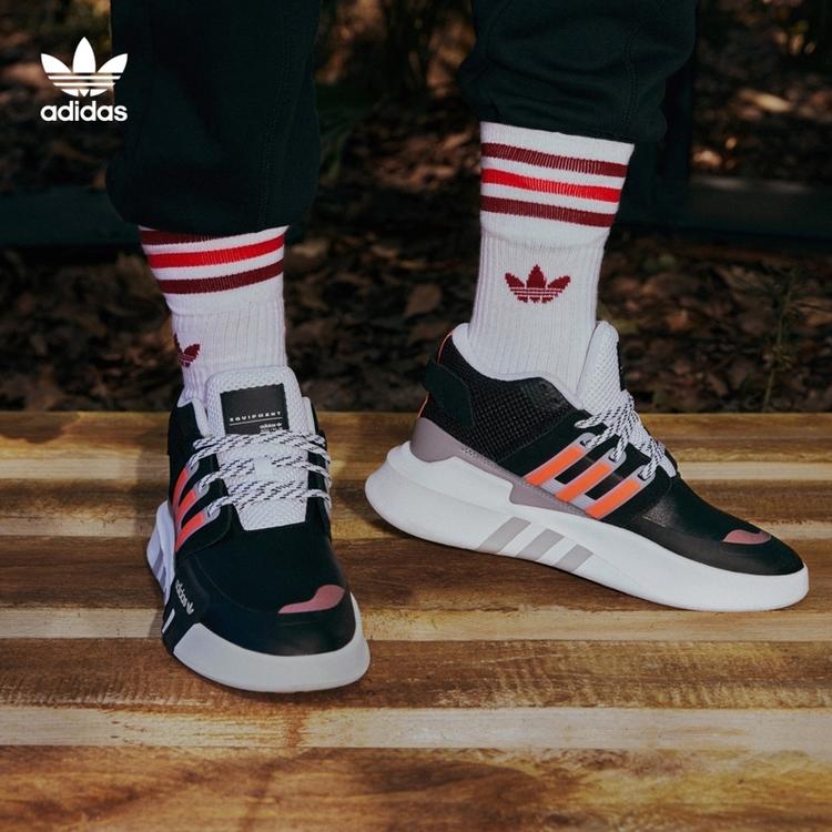 抖音adidas官方旗舰店 2021-11-04|1000万宝贝正在围观adidas新品直播，秋冬新款浮力送不停|直播数据与分析报告 - 蝉妈妈数据